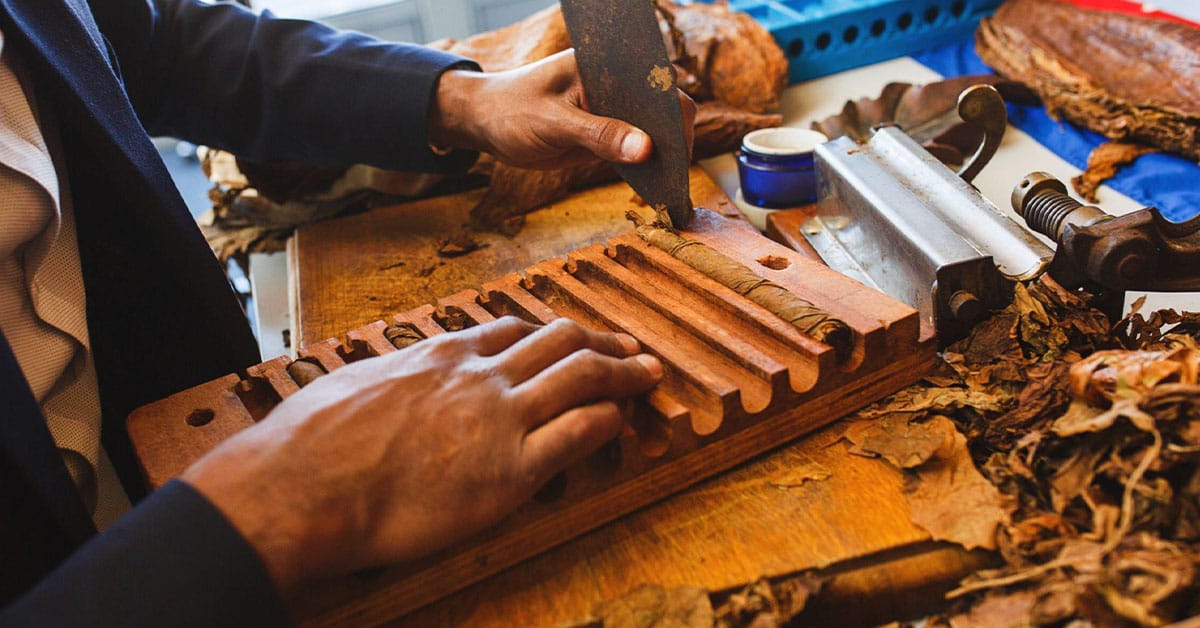 Handmade Cigars vs Machine-Made Ones | Cremo Cigars